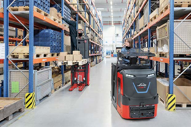 New man-up order picker V08 from Linde Material Handling | Warehouse ...