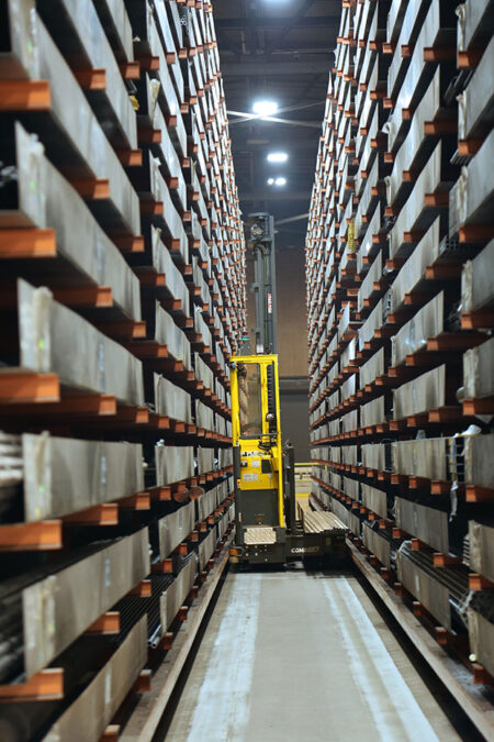 Combi-AGT revolutionises autonomous load handling | Warehouse ...